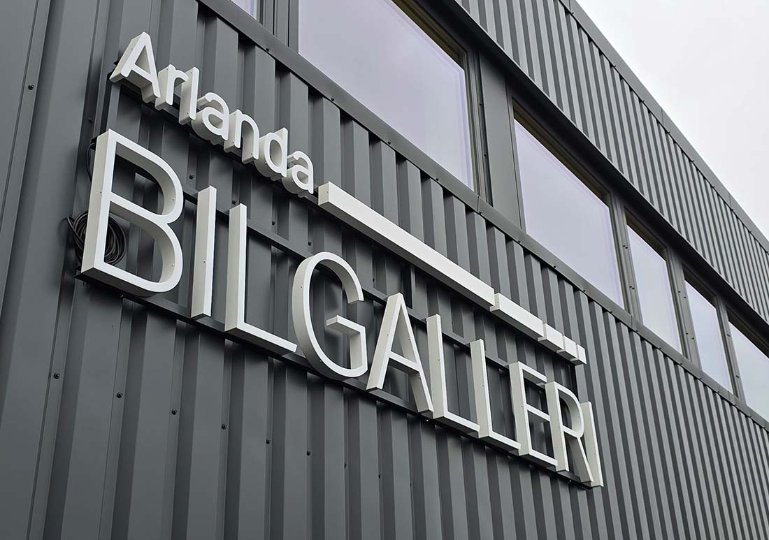 Experter på fasadskyltar - Skräddarsydda lösningar från idé till montage